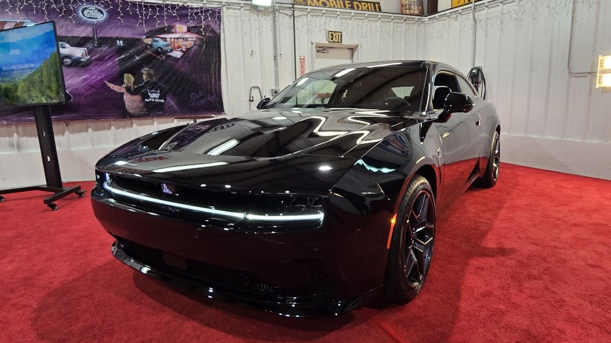 Stellantis Electrifies with the Dodge Charger and Jeep Wagoneer S | New ...